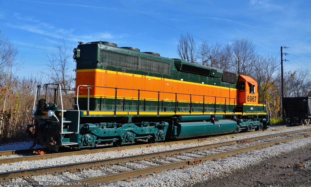 WE 6967 has cut away from it's train.